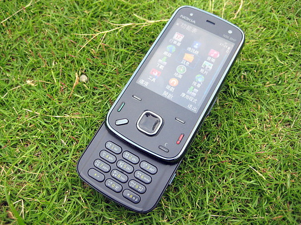 [開箱] Nokia N86 8MP 首隻八百萬畫素的照相手機 - C Jay Tech