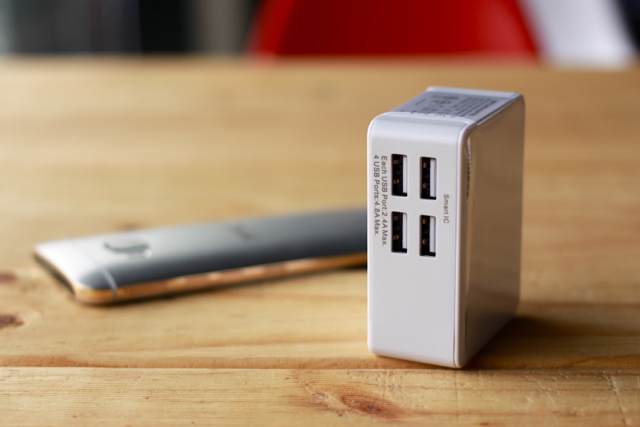 4 孔 USB 充電器 anidees 出門旅行好方便 - C Jay Tech
