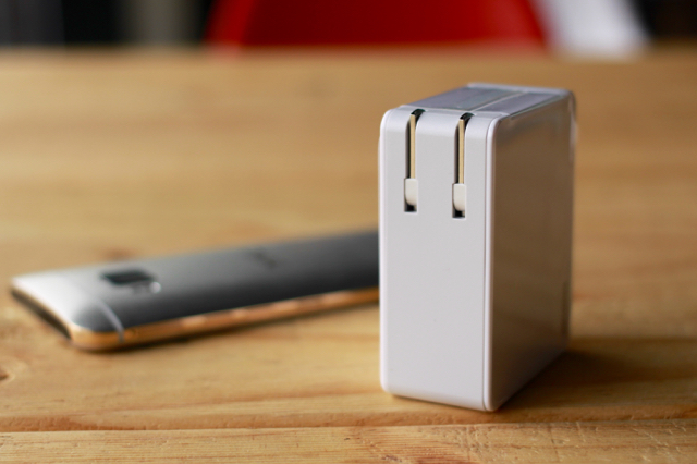 4 孔 USB 充電器 anidees 出門旅行好方便 - C Jay Tech