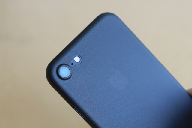 iPhone 7 / 7 Plus 極薄 0.4 mm 裸機手感保護殼 - C Jay Tech