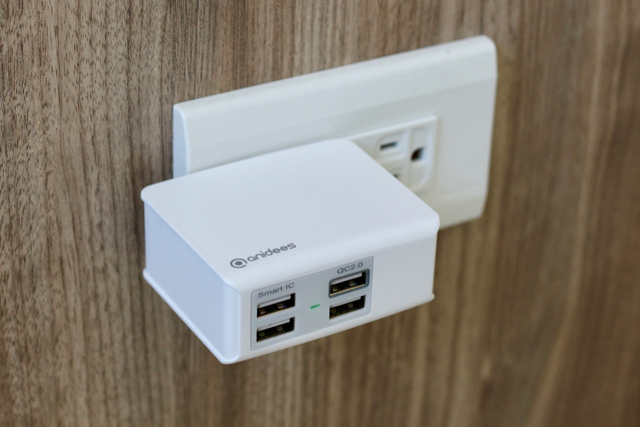 多孔 USB 充電 anidees 全新 QC 2.0 快充充電器 - C Jay Tech