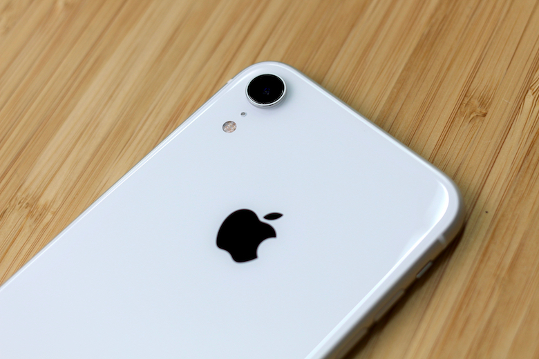 iPhone XR 白色！第一手的完整開箱 - C Jay Tech