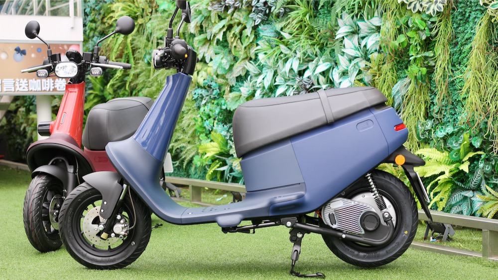 Gogoro VIVA Plus 新色 + USB 充電，補助前售價 $55,980 - C Jay Tech