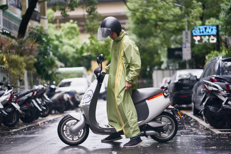 CORVIX 疾速秒穿 側開雙拉鍊雨衣 完整開箱實測 - C Jay Tech