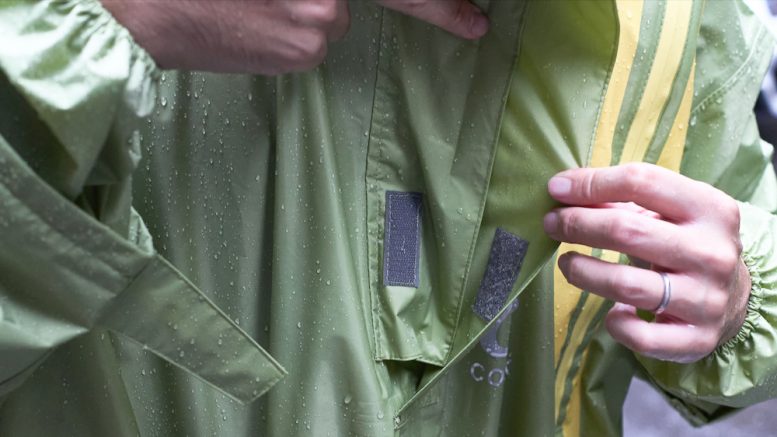 CORVIX 疾速秒穿 側開雙拉鍊雨衣 完整開箱實測 - C Jay Tech