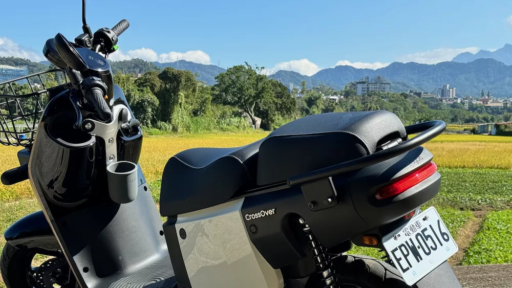 Gogoro CrossOver 二輪跨界新車！騎乘心得分享 - C Jay Tech