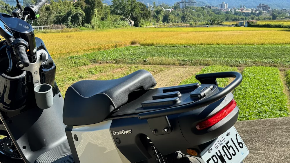 Gogoro CrossOver 二輪跨界新車！騎乘心得分享 - C Jay Tech