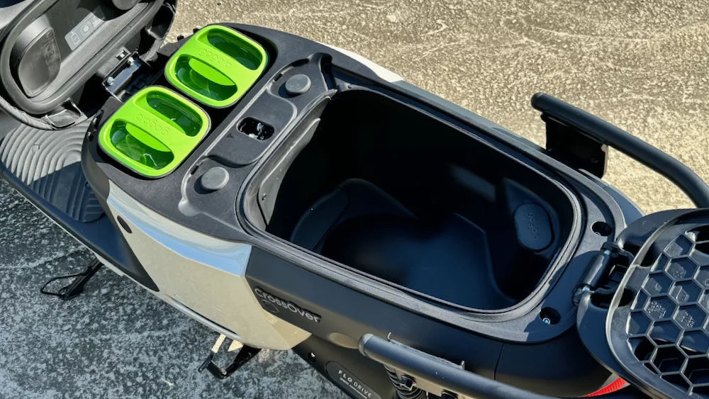 Gogoro CrossOver 二輪跨界新車！騎乘心得分享 - C Jay Tech