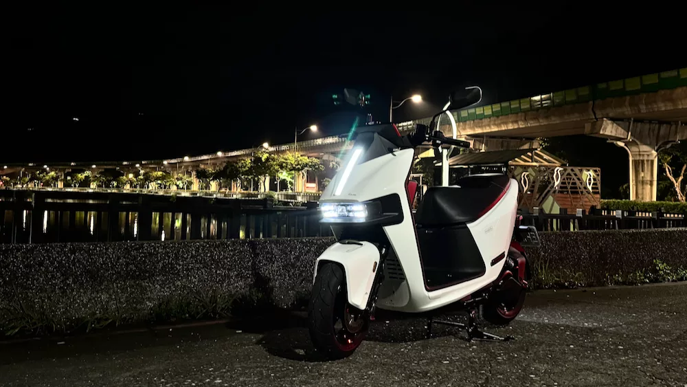 Gogoro Pulse Ultra 新科技電動機車！騎乘心得分享 - CJay Tech